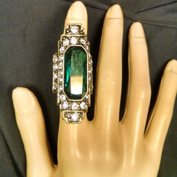 Jewelry | Vintage Antique Style Elegant Emerald Green Color Stone ...